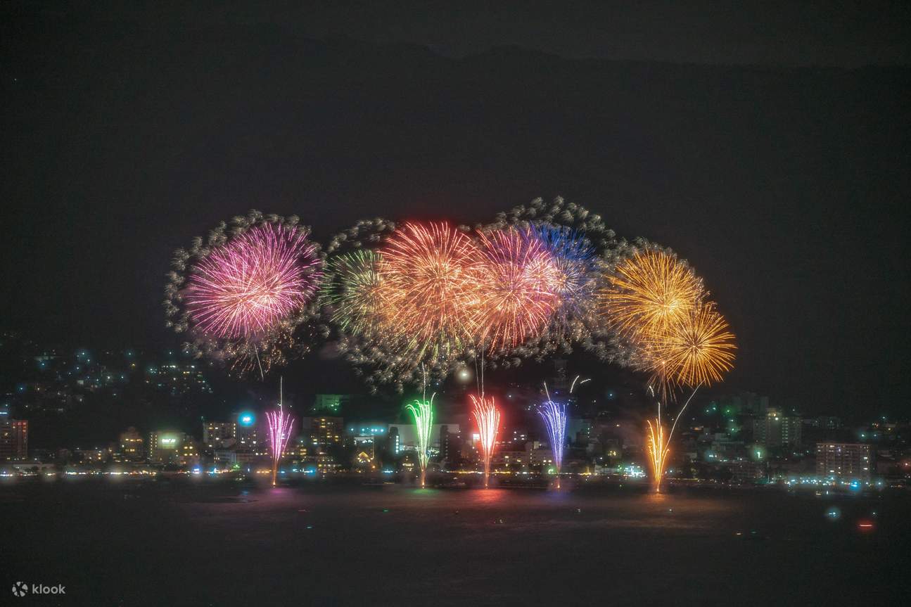 [One-day tour of Japan's No. 1 Fireworks Festival] Pilgrimage to the ...